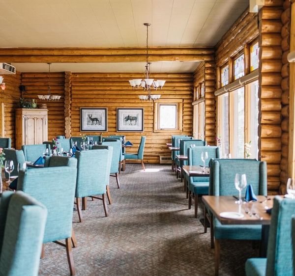 Best Restaurants in Jasper - Book Today - Overlander Mountain Lodge